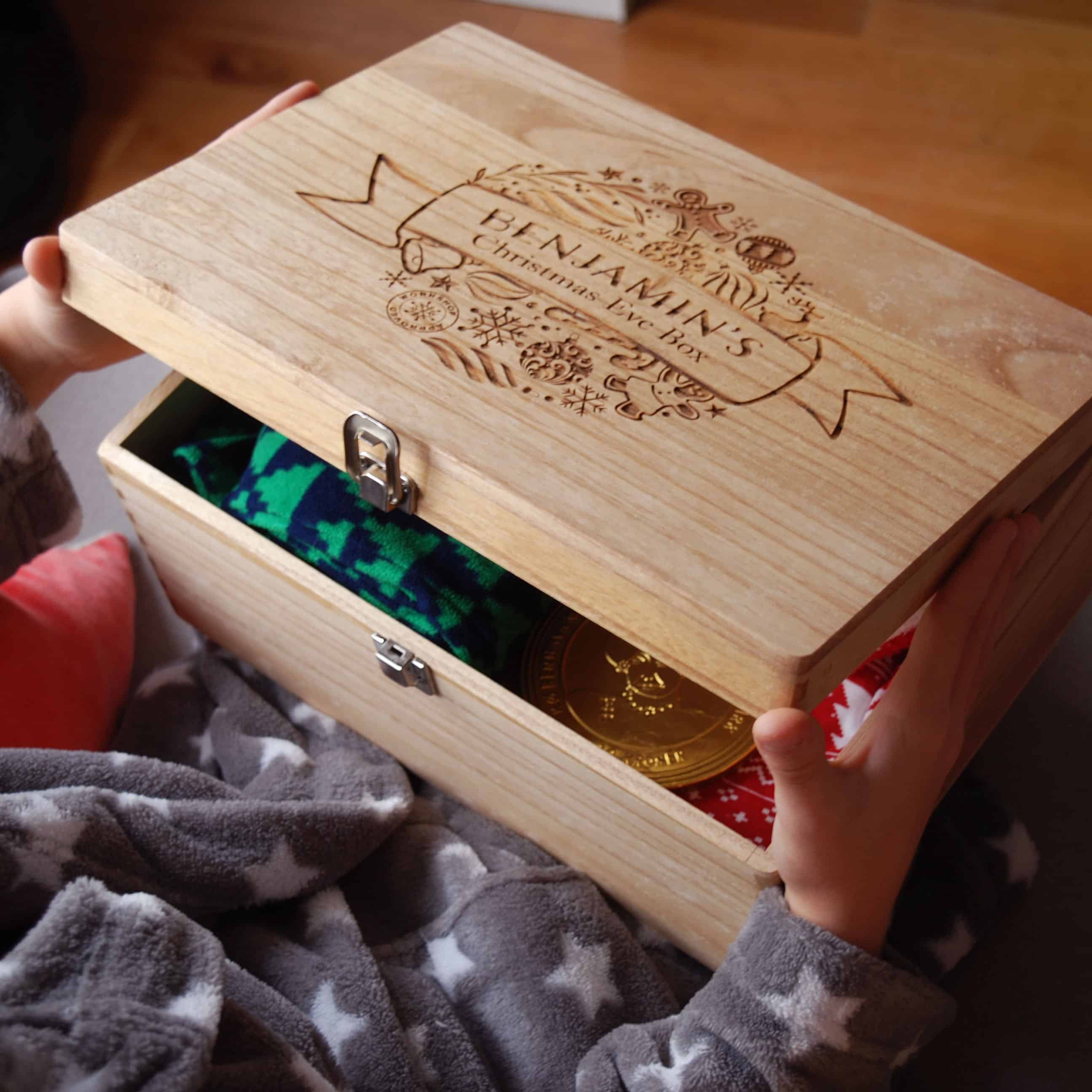 Personalised Christmas Eve Wreath Box - Make it with Words